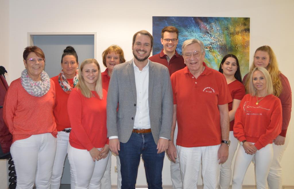 Hausarzt Dr. Erdel ist 80 Jahre - und arbeitet noch immer fünf Tage pro ...