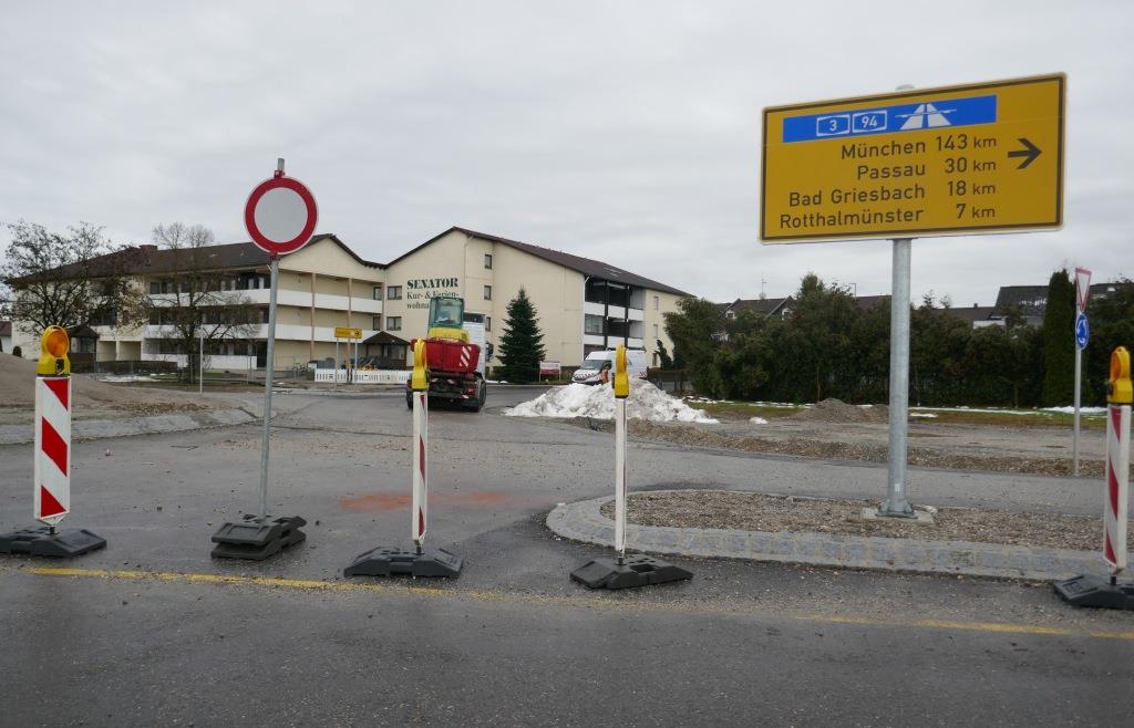 Neuer Kreisel wird für den Verkehr freigegeben