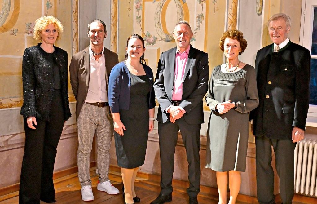 Lindner Group aus Arnstorf ehrt langjährige und verdiente Mitarbeiter