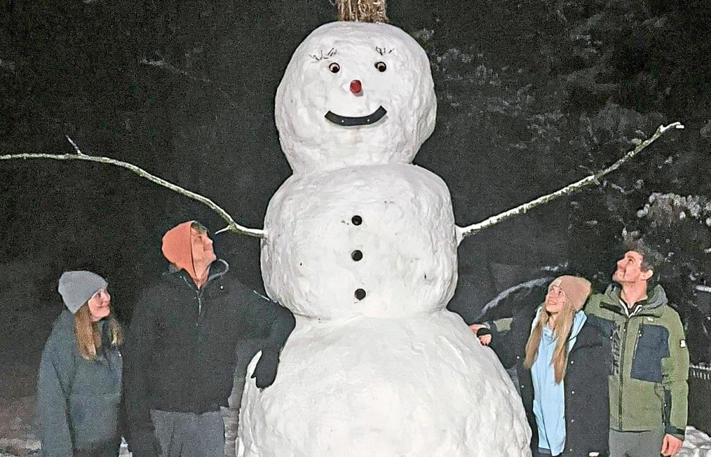 Altenmarkter „Snowbert“ ist 3.10 Meter hoch