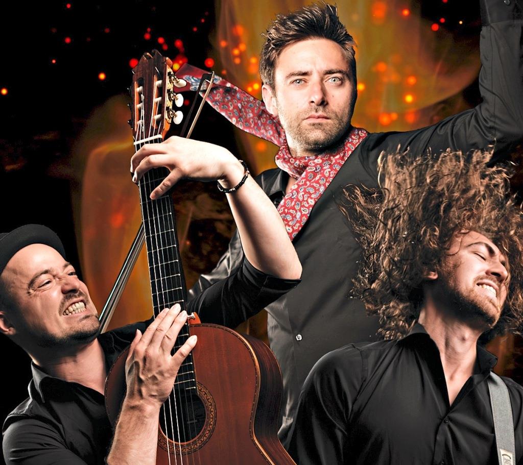 „Strings on Fire“ mit Geige und zwei Gitarren