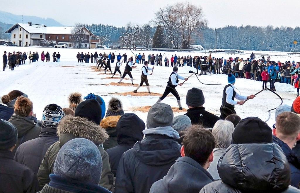 1000 Zuschauer sehen Triumphe der Ainringer Schnalzer
