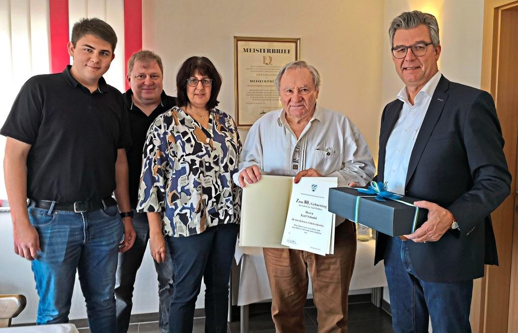 Auch mit 80 noch täglich in der Firma: Plattlinger Karl Schmid feiert ...
