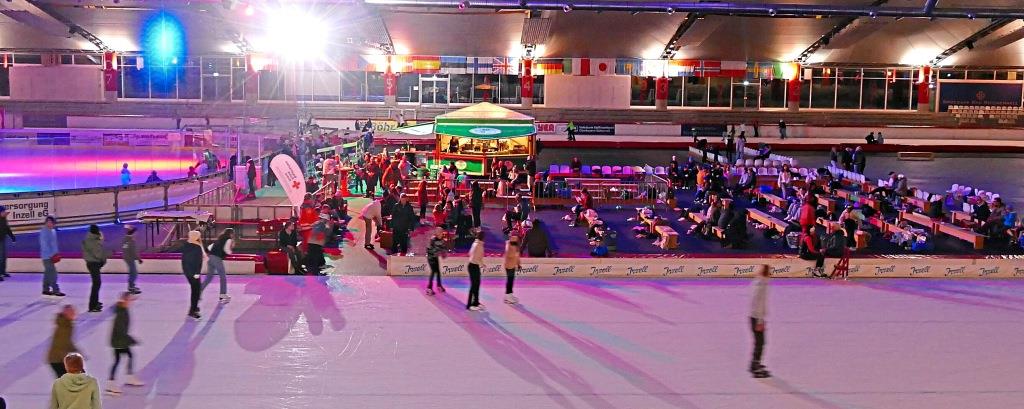 Großer Spaß bei der Eisdisco