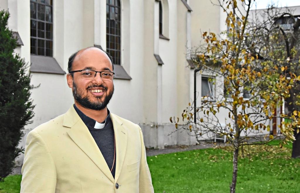 Katholischer Priester Rohan Lobo aus Mumbai übernimmt die Leitung von ...