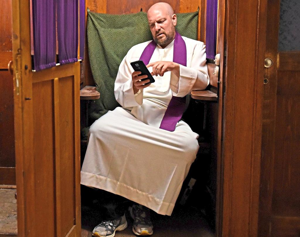 Pfarrer Reiser statt James Bond