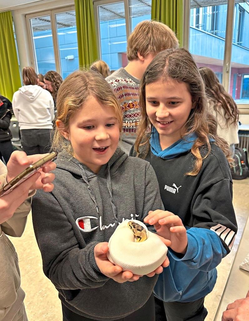 Besuch von Schlange, Lurch & Co.: „Lebendiger“ Biologievortrag von ...