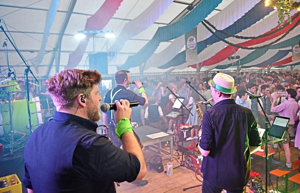 Friedlich und gut besucht: Garching feiert „ein sehr gelungenes Volksfest“