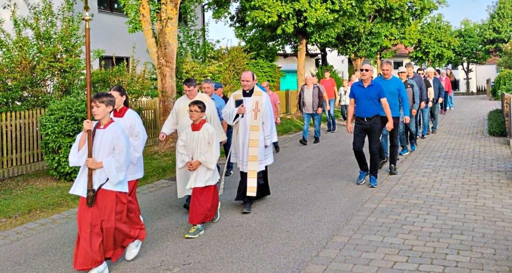 Über Felder und Fluren zu Ehren Marias