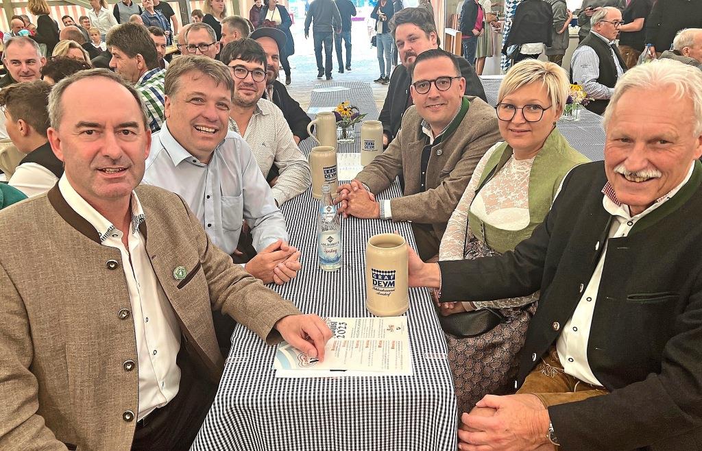 Aiwanger in Arnstorf: Lob für Landwirte – Kritik an Ampel