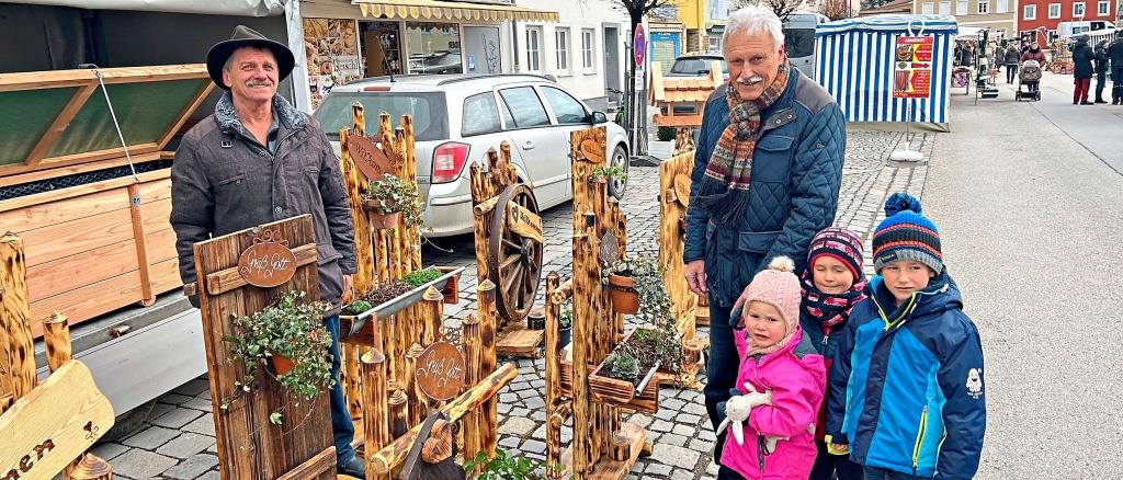 Kittelschürzen, Spielzeug, Pavesen: Viel los am Wachsmarkt