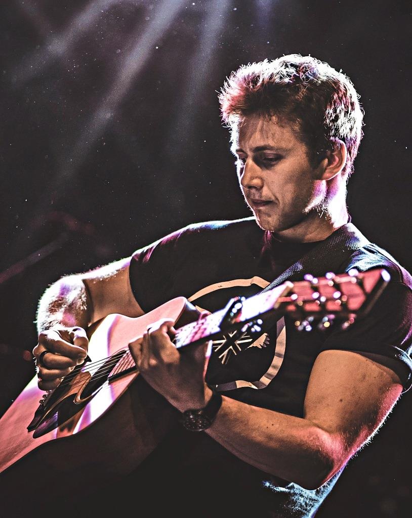 Britischer Singer-Songwriter Ben McKelvey im Magazin3