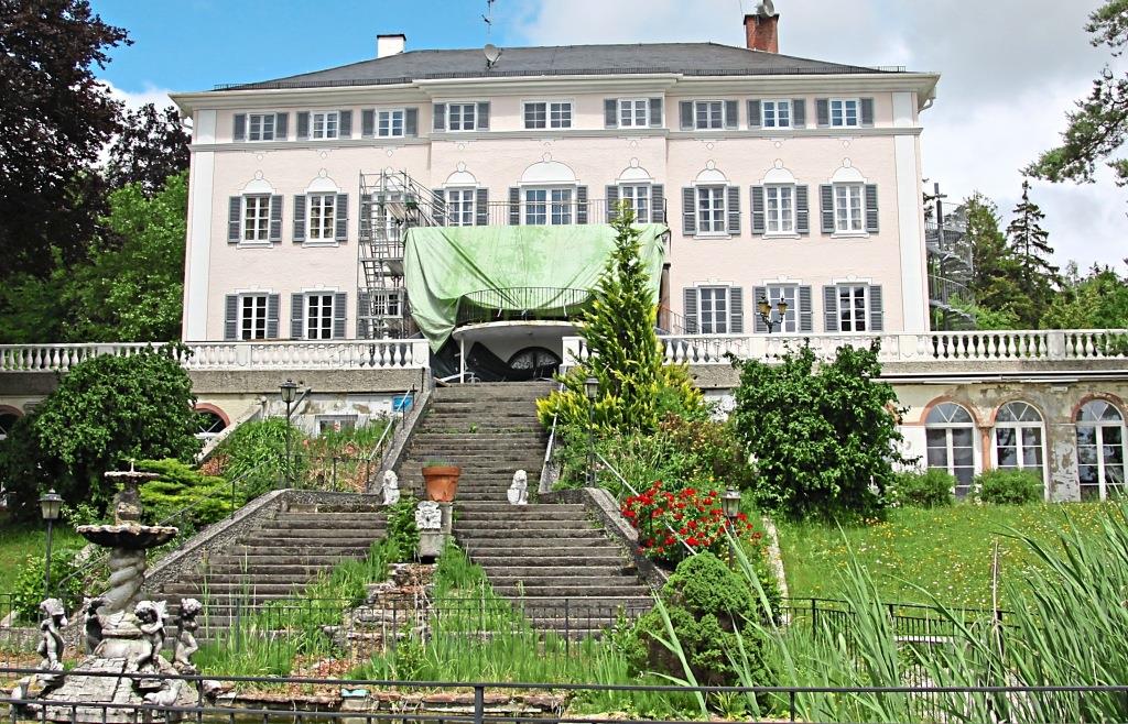 Schloss am Abtsee: Betreiber plant Europas „exklusivste Jugendklinik ...