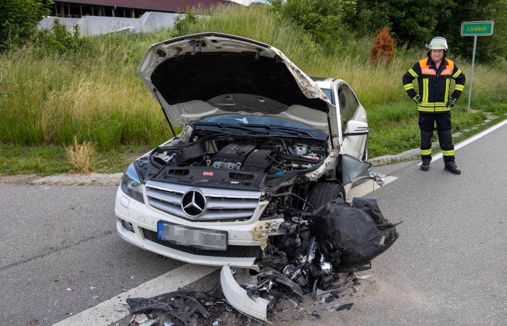 Unfall beim Abbiegen: Ein Leichtverletzter