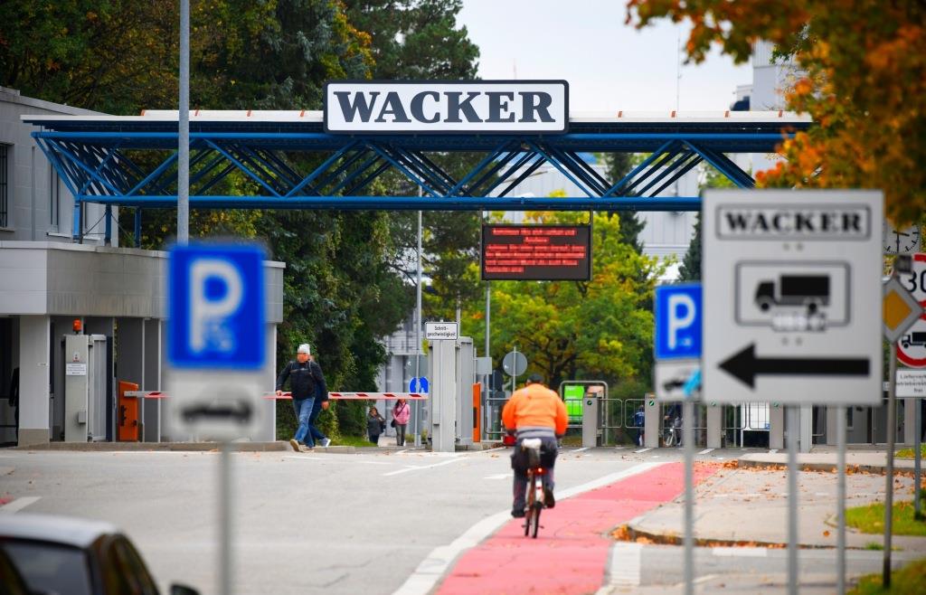 Partnerfirmenmitarbeiter stirbt auf Burghauser Werksgelände der Wacker ...