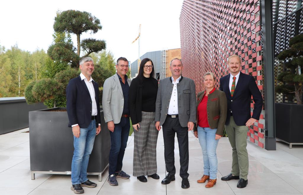 Minister Aiwanger zu Besuch bei Firma Penzkofer