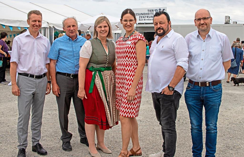 Vorübergehend in Container-Praxis: Neues Tiergesundheitszentrum in Bad ...