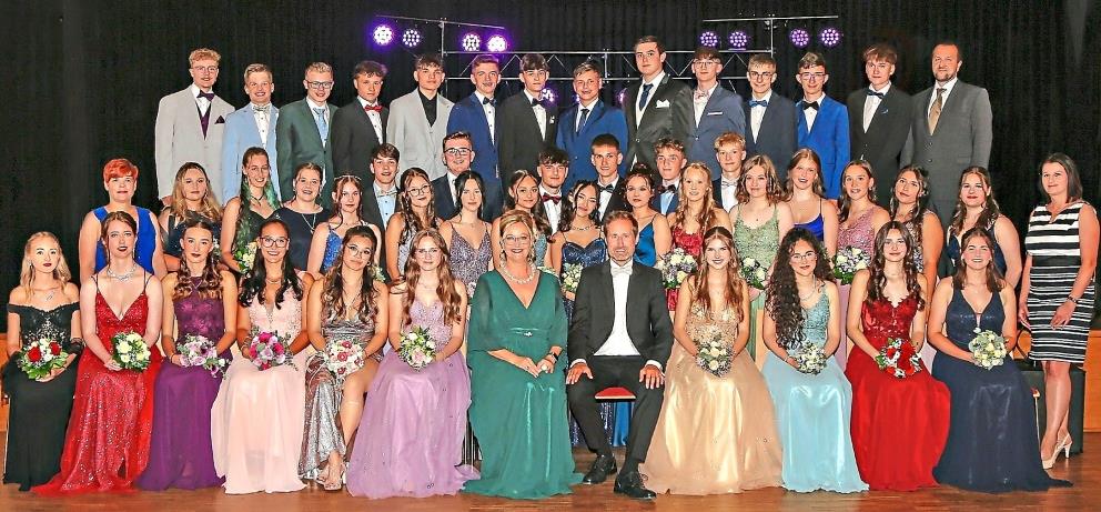 Realschule feiert glanzvollen Abschlussball