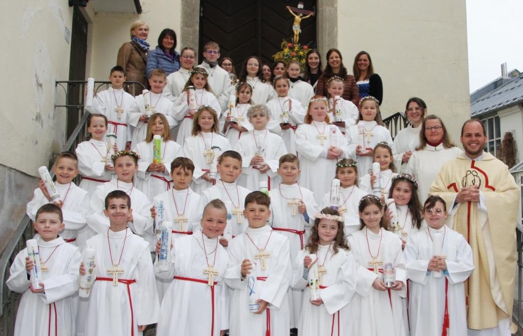 Unter dem Motto „Jesus, unser Freund“ feierten in Regen 50 Kinder die ...