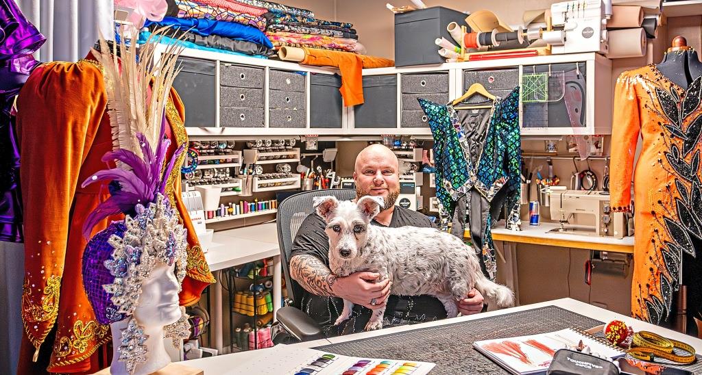 Edle Stoffe und ganz viel „Bling Bling“