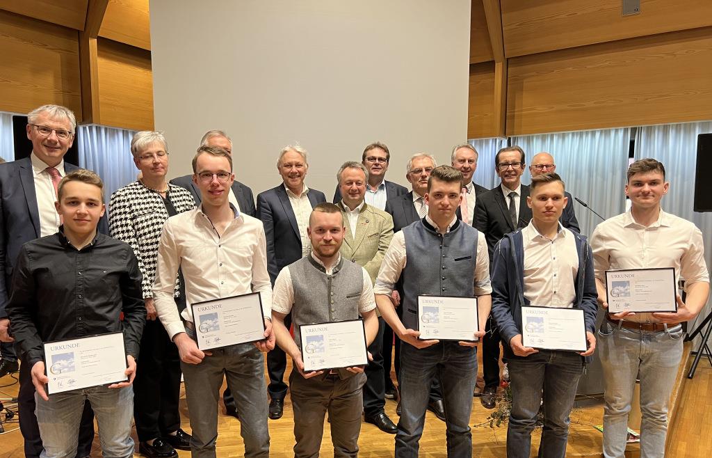 Benedikt Probst Prüfungsbester in der Elektro- und Informations-Innung