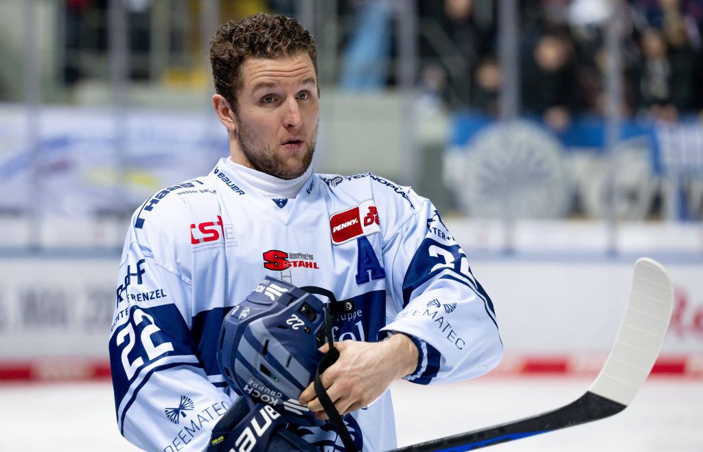 In die zehnte Saison mit dem „C“ auf dem Trikot: Mike Connolly wird ...