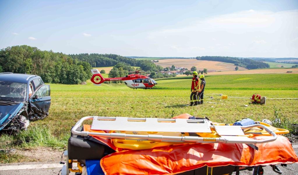 Neun Verletzte, darunter Säuglinge: Schwerer Verkehrsunfall in Landshut