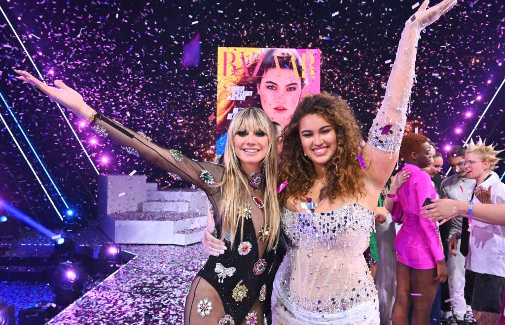 Premiere bei GNTM-Finale: Curvy-Model Vivien gewinnt die 18. Staffel