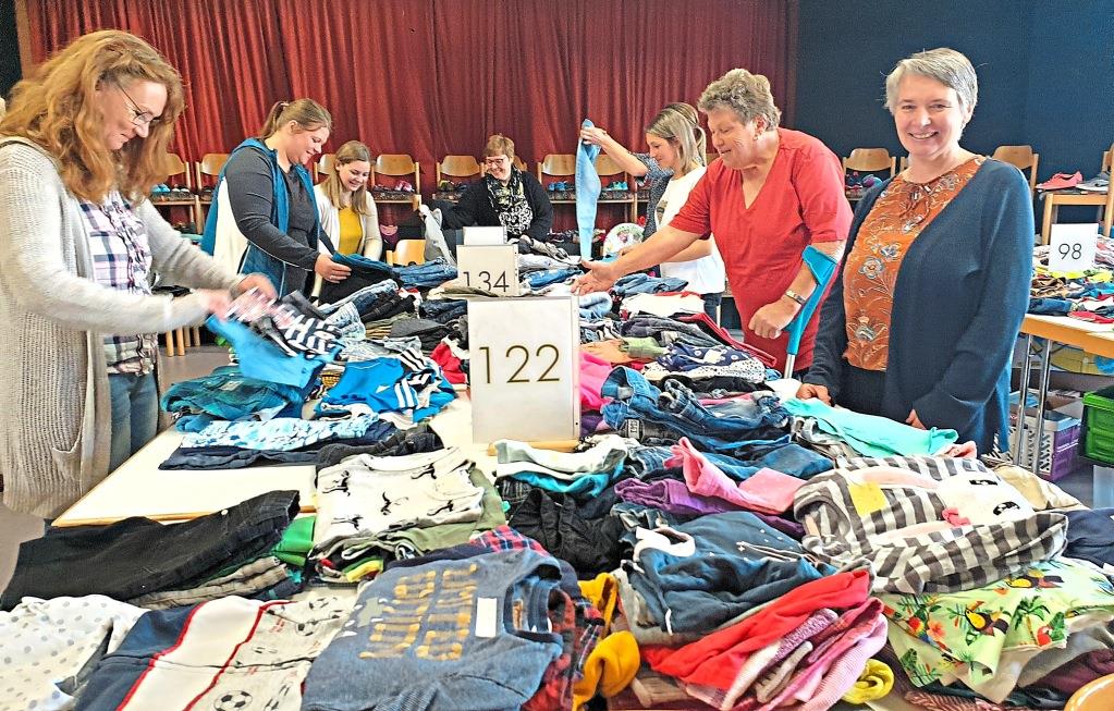 Rege Nachfrage bei Baby- und Kinderkleidung