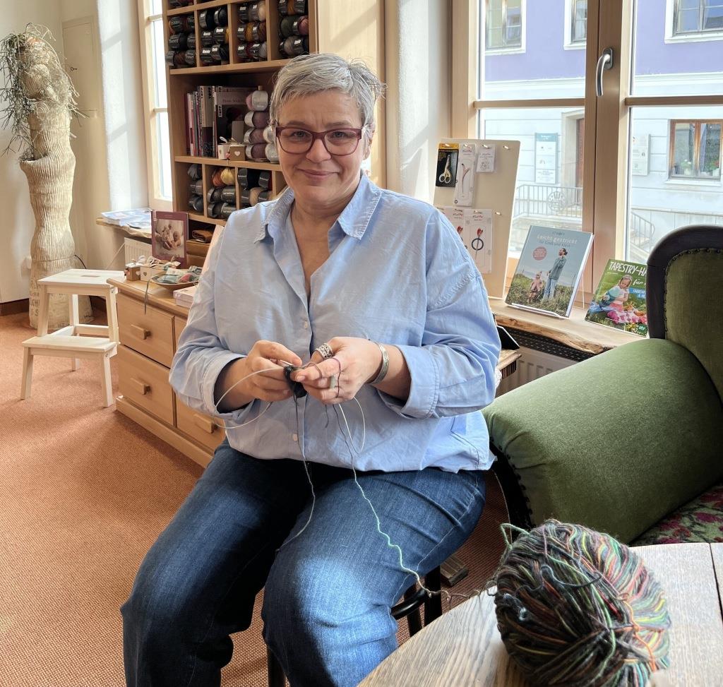 Wolle mitmachen? Strick-Fans treffen sich jetzt regelmäßig in Freyung