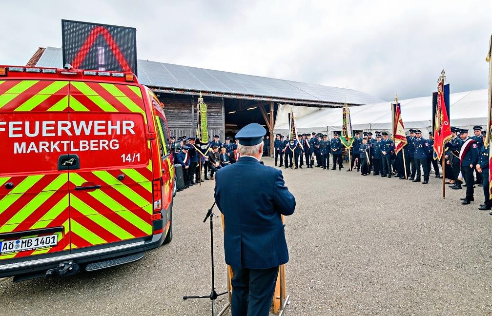 Neuer Mannschaftstransportwagen kostet rund 118.000 Euro – Pfarrer ...