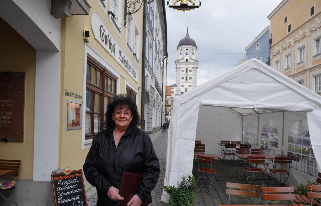 „Gastronomie war ihr Leben“: Wolferstetterbräu-Wirtin Regina Hartmann ...