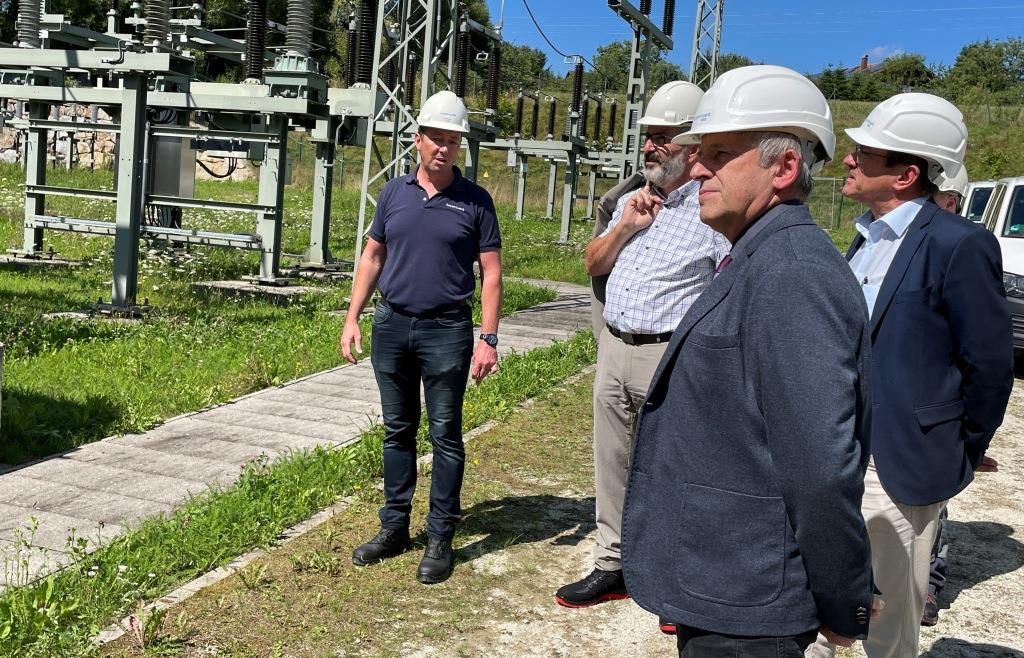 Neue 110-kV-Leitung bei Tann von Bayernwerk Netz nun in Betrieb
