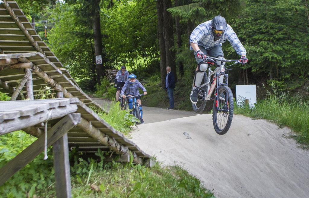 Jetzt gibt es wieder große Sprünge mit dem Bike