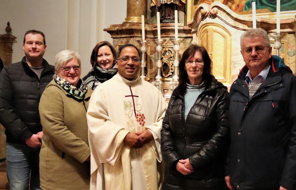 Seit 25 Jahren Priester: Pfarrgemeinde gratuliert Pfarrer Joseph