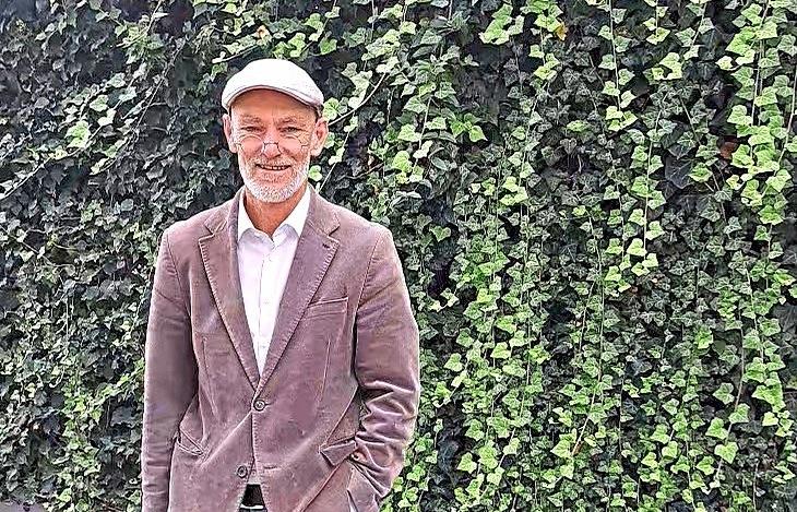 Auf die Schliche gekommen: Carsten Hinrichsen zeichnet Teile des ...