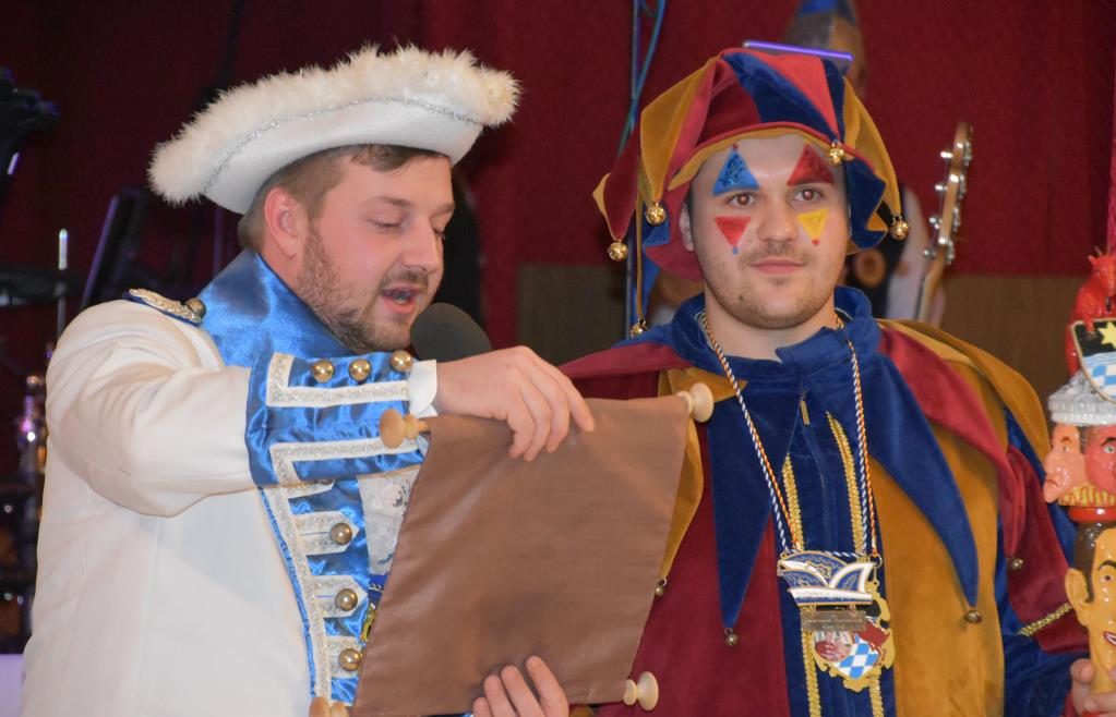 Gelungener Start in die närrische Saison in Simbach