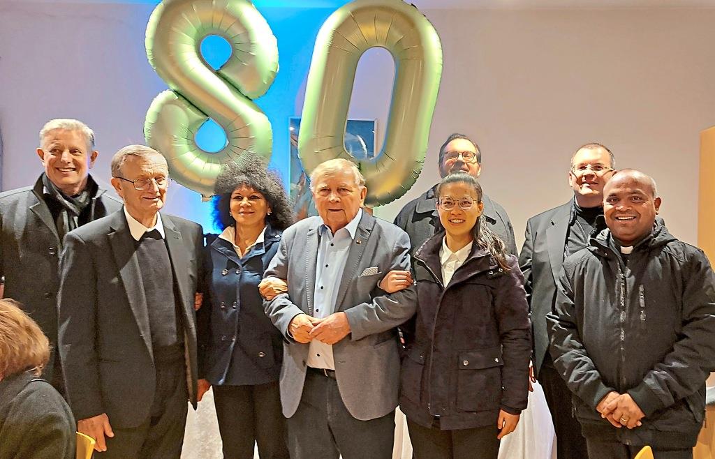 Ein reiches Leben mit Musik gekrönt