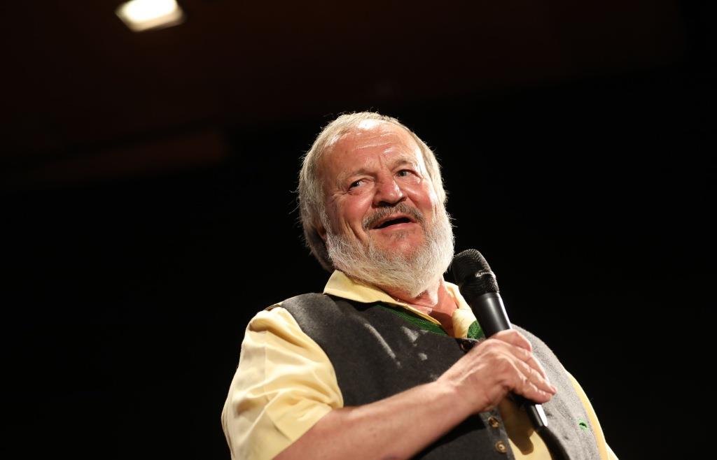 Künstler und Weggefährten verneigen sich vor Fredl Fesl