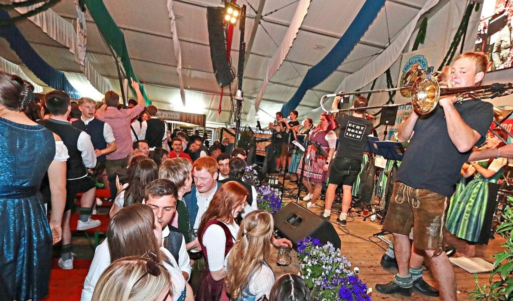 Das Volksfest hat begonnen: Garching ist in Feierlaune