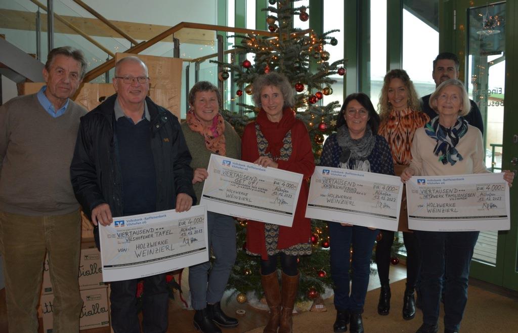 Großspende zur Weihnachtszeit: 16000 Euro für Kinder und Familien in Not