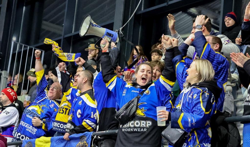 Viele Fans − aber Party machen nur die Trappers: Die Bilder rund ums ...