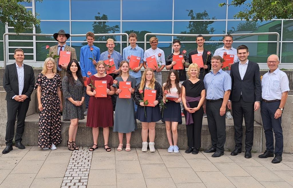 Würdige Abschlussfeier der Betty-Greif-Schüler aus Pfarrkirchen und Simbach