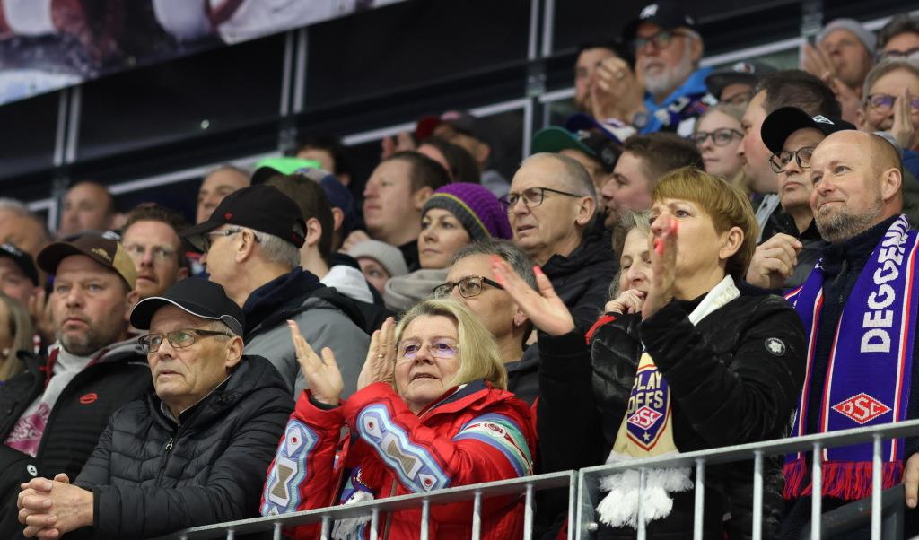 Viele Fans − aber Party machen nur die Trappers: Die Bilder rund ums ...