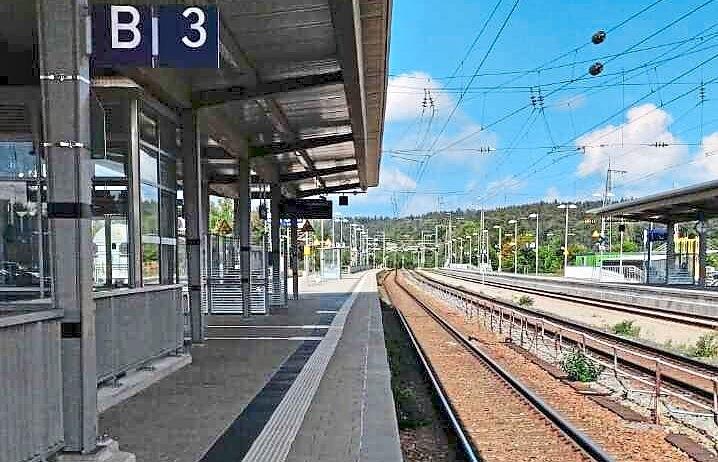 Bahn saniert Gleis 3 im Bahnhof Traunstein