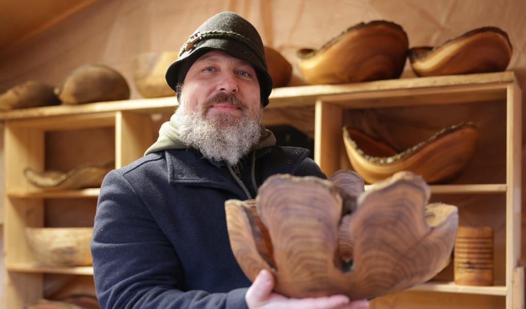 Schwimmender Christkindlmarkt erweist sich am ersten Wochenende als ...