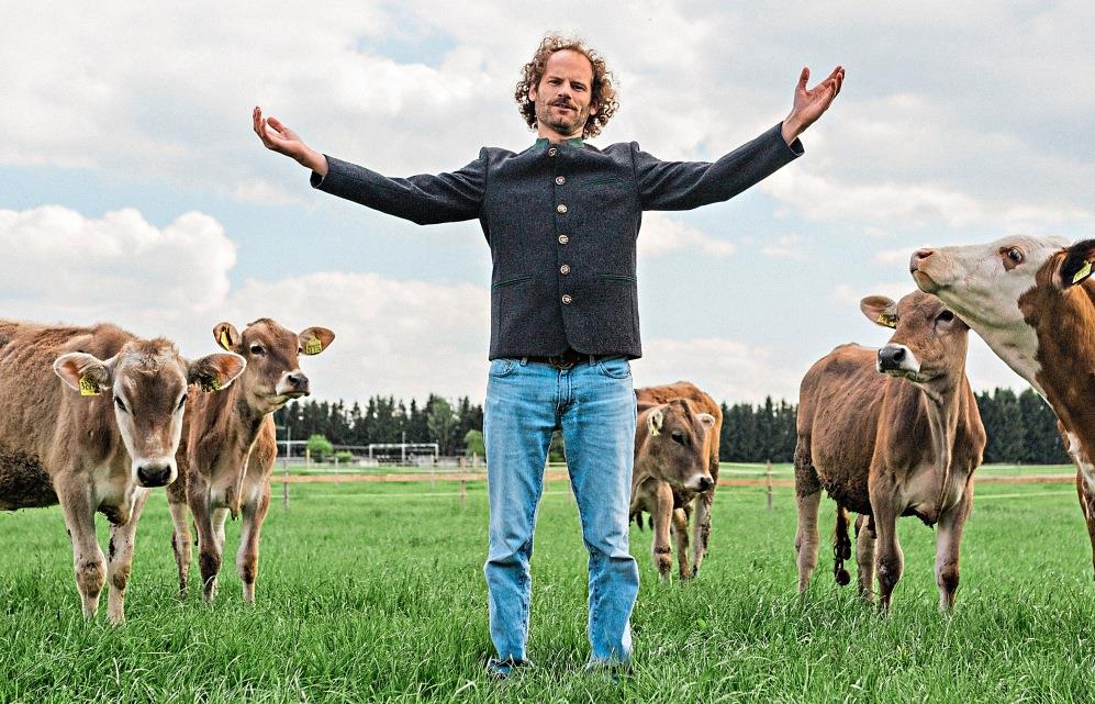 Kabarett mit sprachlichem Mehrwert: Maxi Schafroth im Interview