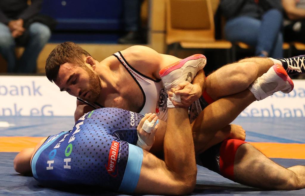 David Baev macht den Deckel drauf: Wacker-Ringer gewinnen in Lichtenfels 12:7