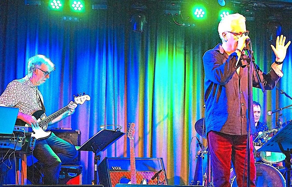 Die Band „ok bond“ begeistert im Reichenhaller Magazin 3 mit ...