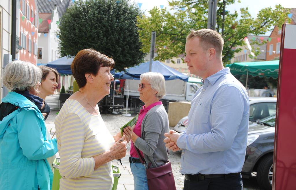 Der Kelheimer Grünen-Kandidat Daniel Elsner will die Mitte gewinnen ...